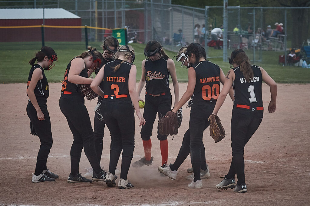 Many hands (feet) make short work. - Rebels Fastpitch Softball